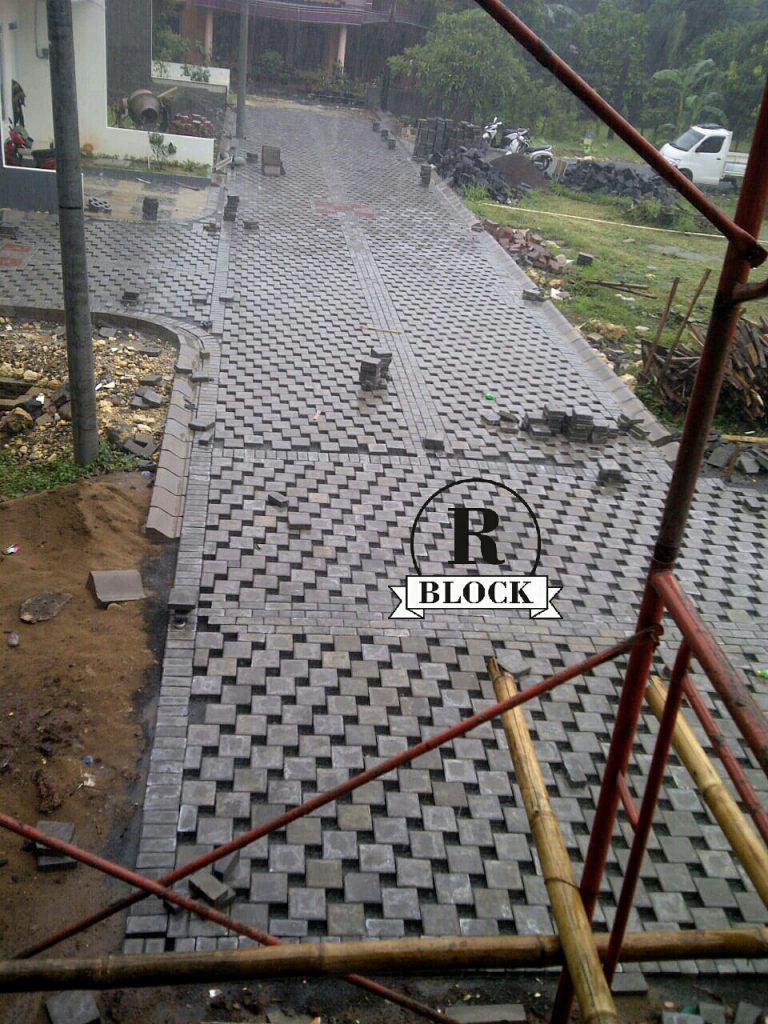 Paving Block Ubin dan Kubus - Jual Paving Block Berkualitas Indonesia